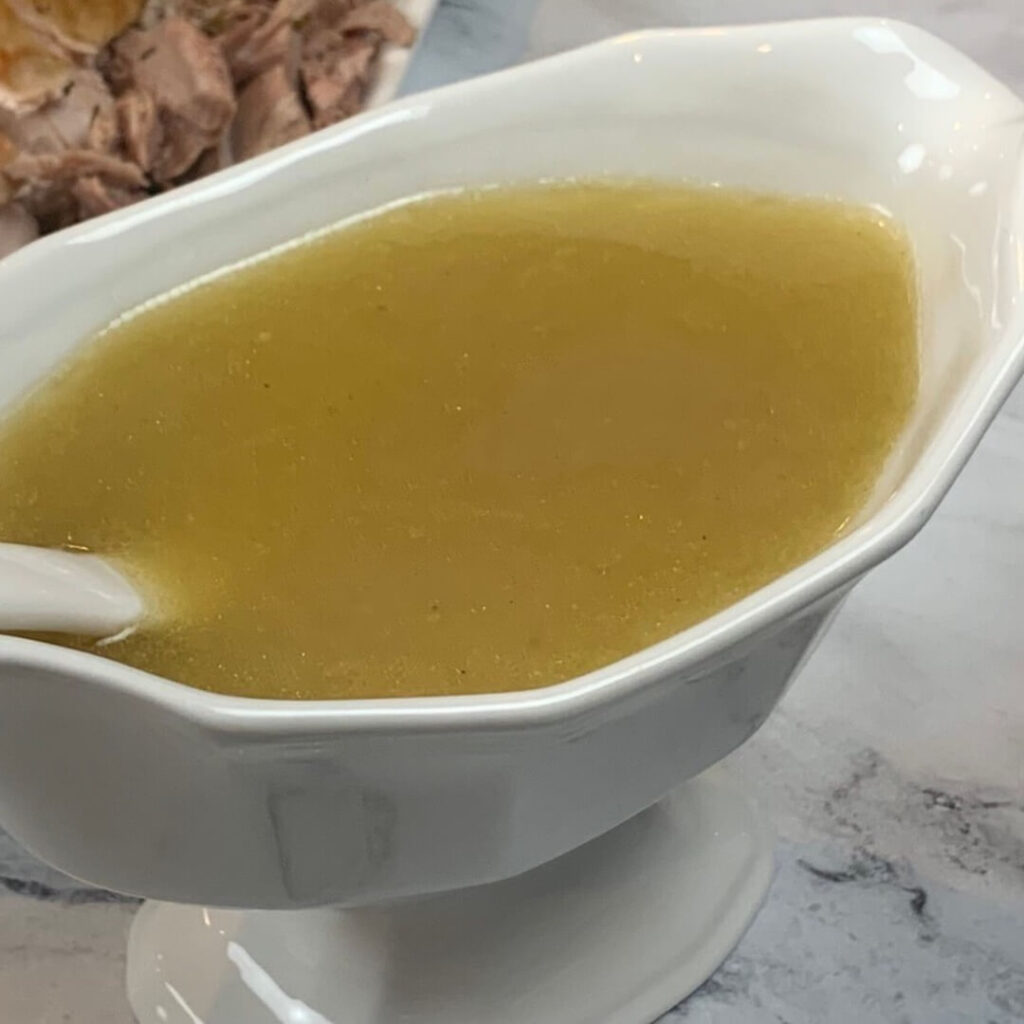 How to Make Turkey Gravy from the Drippings (+VIDEO) | FeedMeBetter