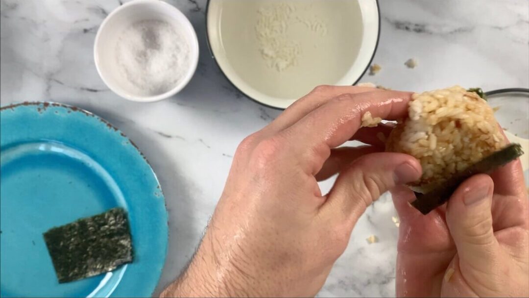 Okaka Onigiri: Prepared Two Different Ways (+VIDEO) | FeedMeBetter